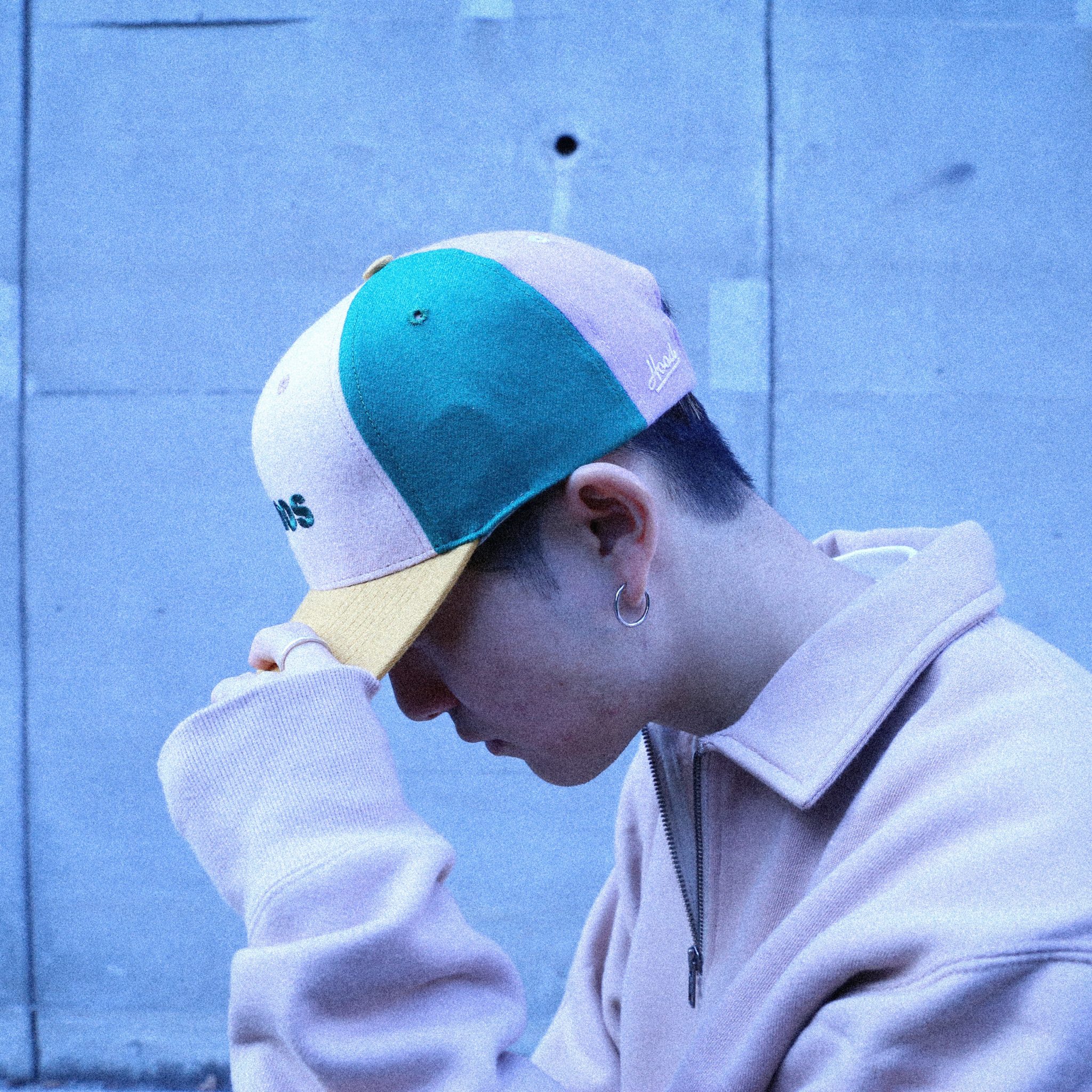 カリフォルニア発祥のキャップブランド、「HOOD HAT」のatmos別注が登場。 | atmos media